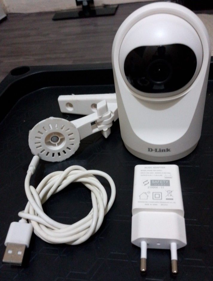 D-Link Camera DCS-6501LH Compact Full HD Pan & Tilt Wi-Fi, Furniture ...