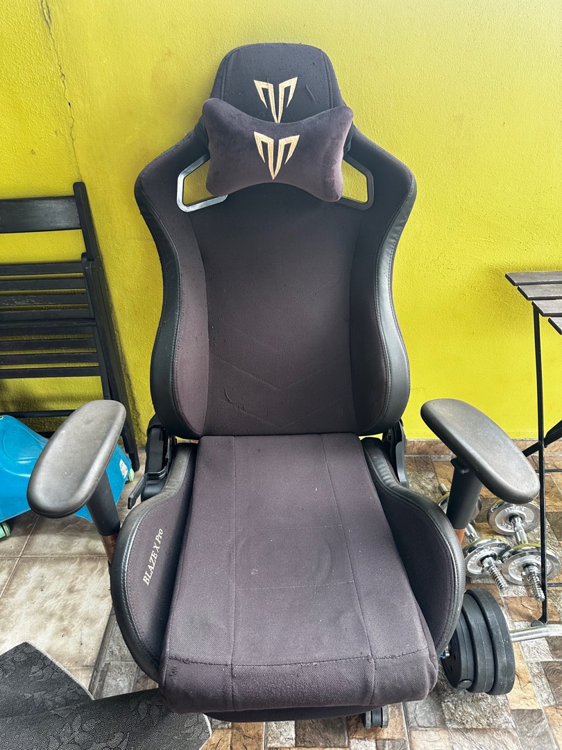 Gaming Chair (Tomaz Blaze X Pro), Furniture & Home Living, Furniture ...