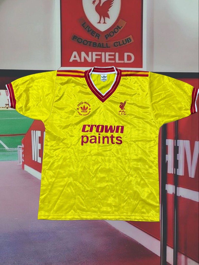 Liverpool retro jersey, Men's Fashion, Activewear on Carousell