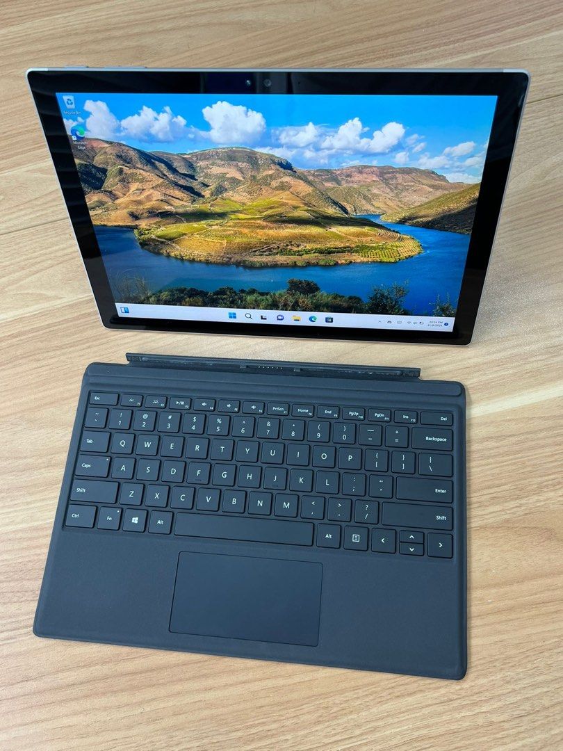 Microsoft Surface Pro 4 (1724)| i5-6300U 4GB 128GB | Windows 11 Pro ...