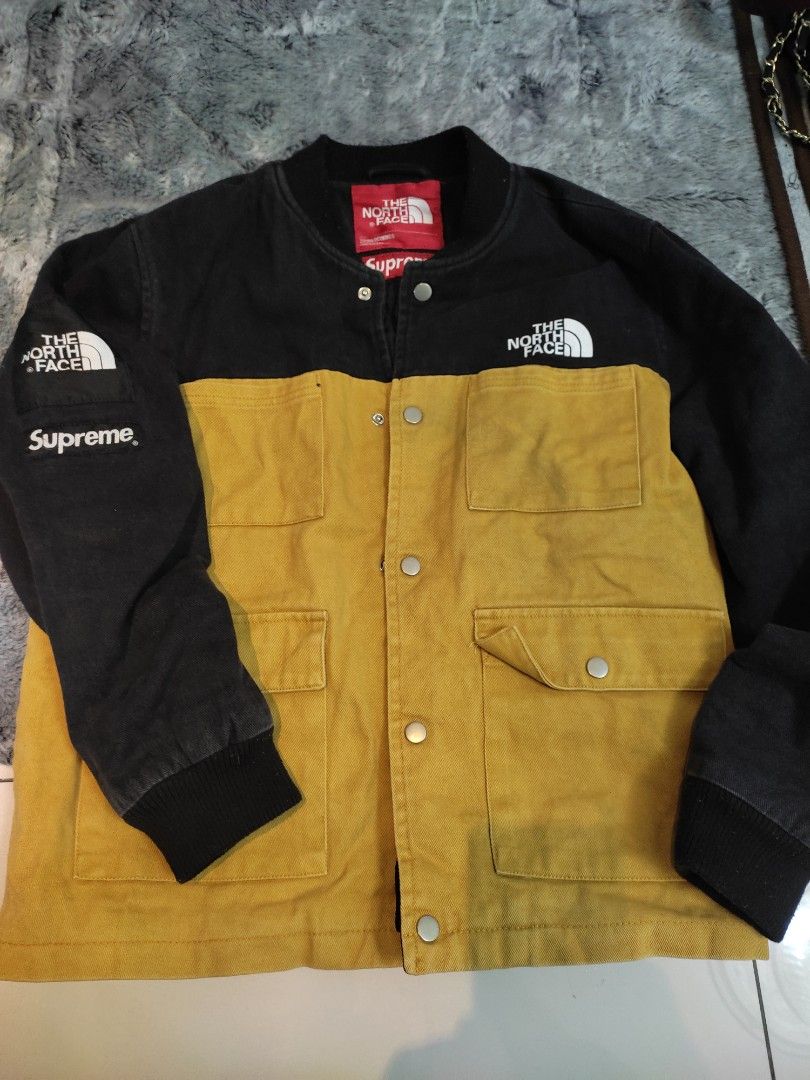 Supreme x TNF Jeket, Luxury, Apparel on Carousell