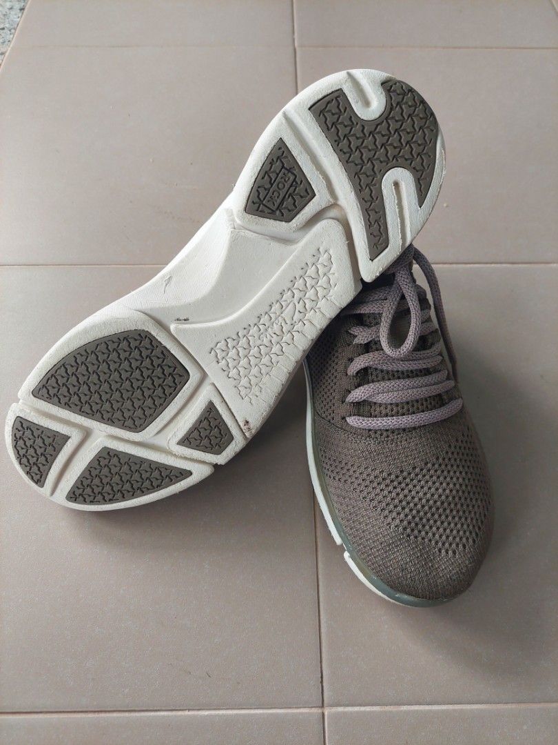 CLAKRS TRIKEN SNEAKERS, Men's Fashion, Footwear, Sneakers on Carousell