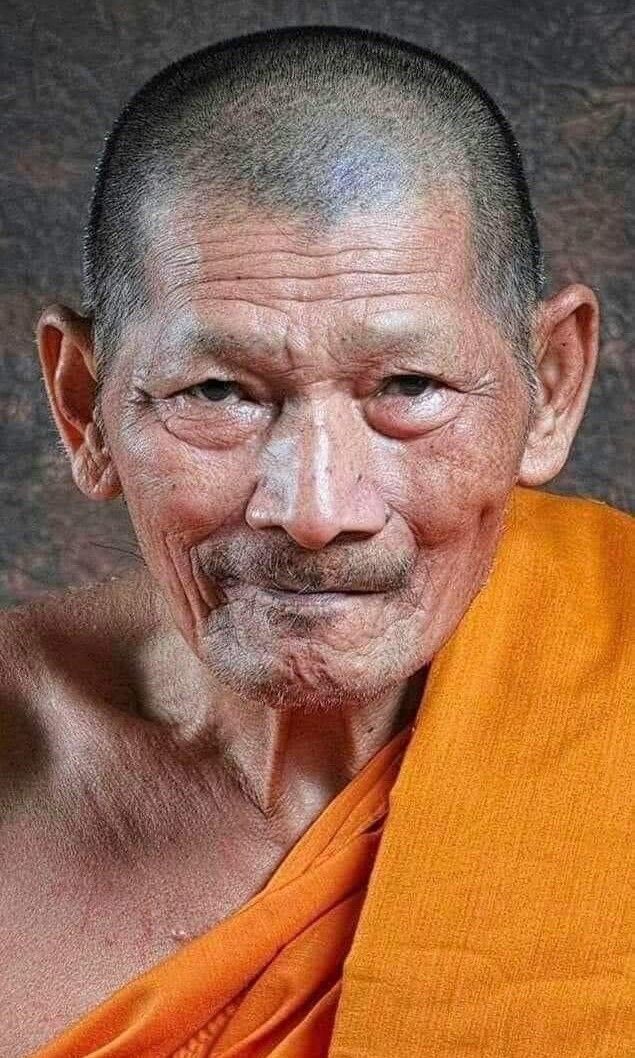 Famous Monks in Thailand Natural Shell Bia Kae Phra Phong Duang Setthi ...