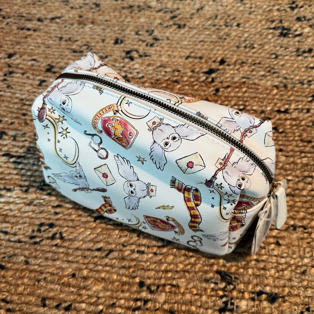 Harry Potter x Miniso Hedwig Makeup Bag, Women's Fashion, Bags ...