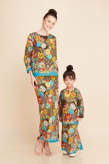 Hijabistahub Ratna Kurung Champagne, Women's Fashion, Muslimah Fashion ...