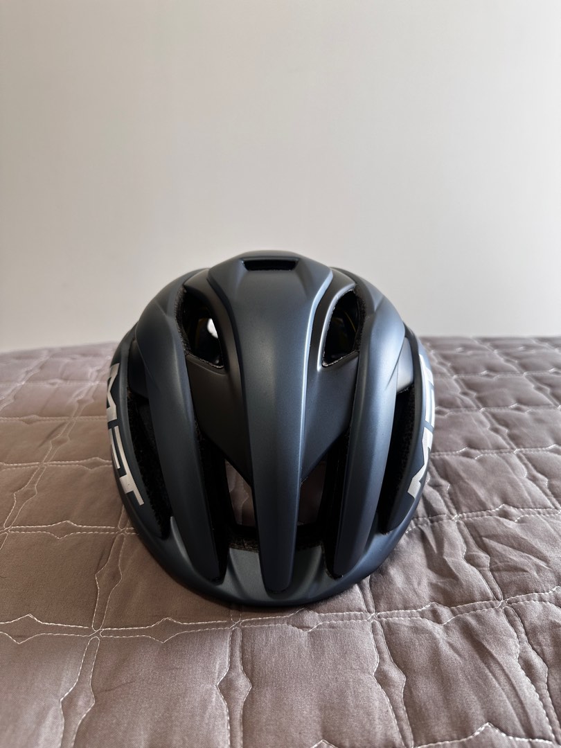 Met Trenta Mips with Helmet Bag, Sports Equipment, Bicycles & Parts ...