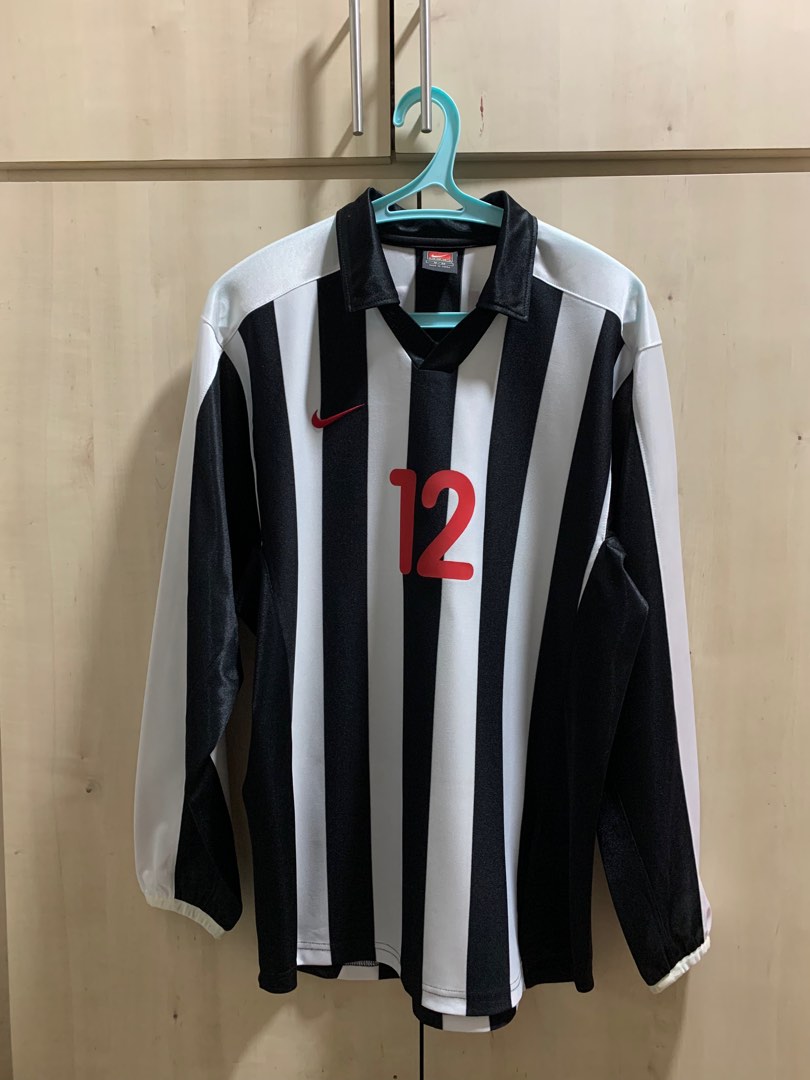 Nike vintage football jersey long sleeve , Men's Fashion, Activewear on ...