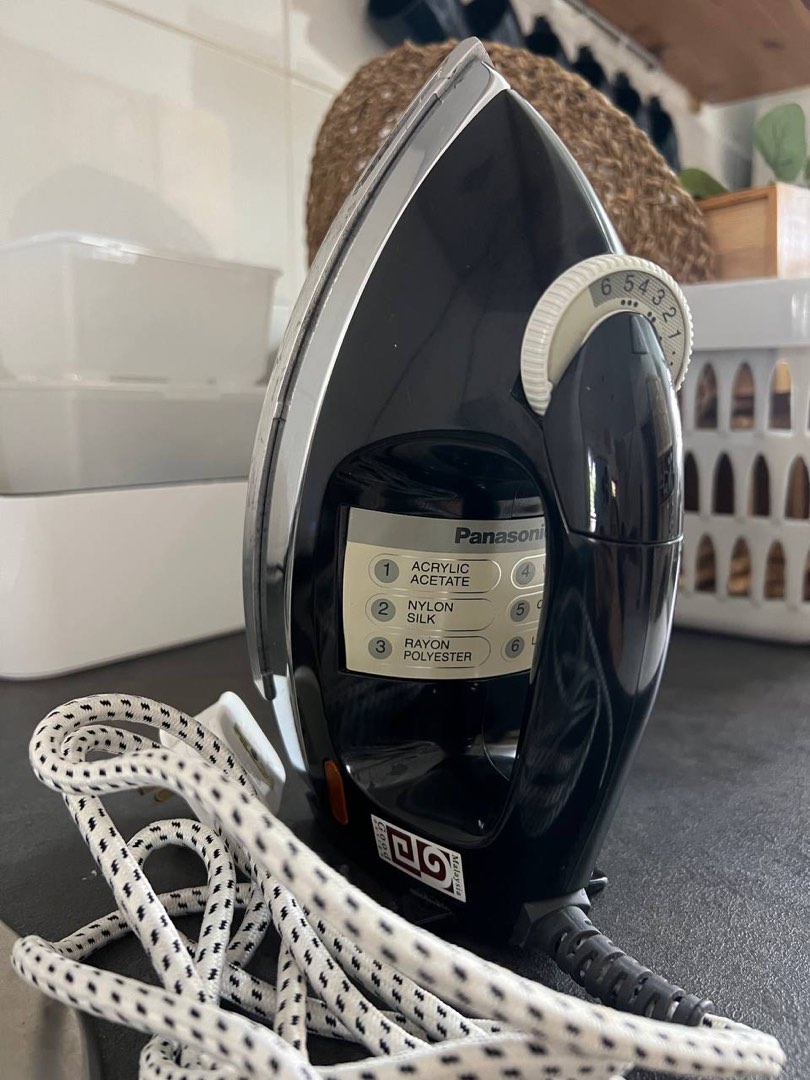 PANASONIC dry iron model NI-25A1, TV & Home Appliances, Irons ...
