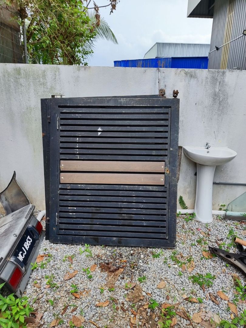 Pintu Pagar Besi Lipat / Fold Steel Gate, Furniture & Home Living ...