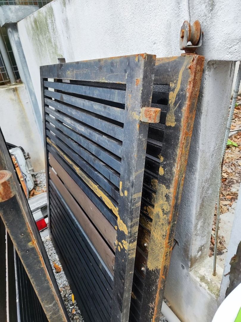 Pintu Pagar Besi Lipat / Fold Steel Gate, Furniture & Home Living ...