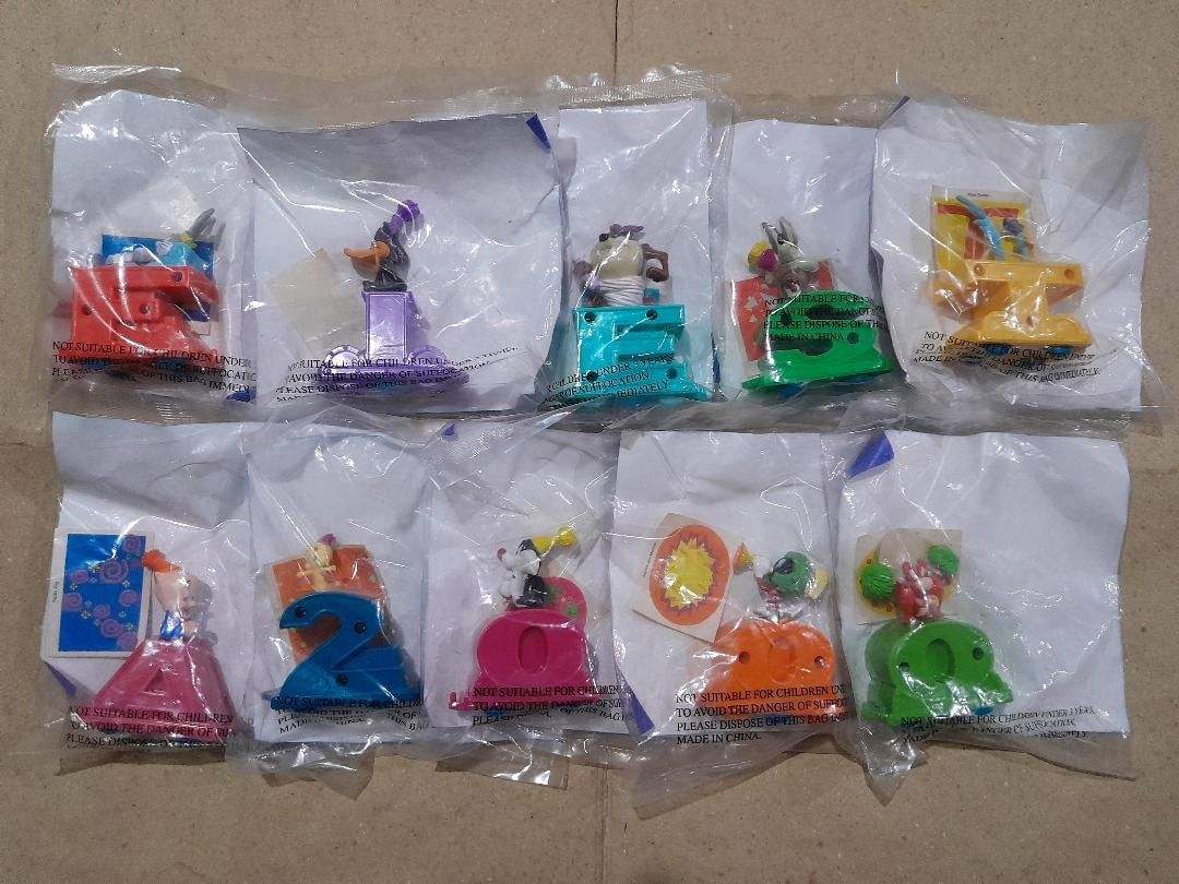 PUREFOODS HOTDOG Brand LOONEY TUNES FIESTA 2000 Complete Set of 10 Toy ...