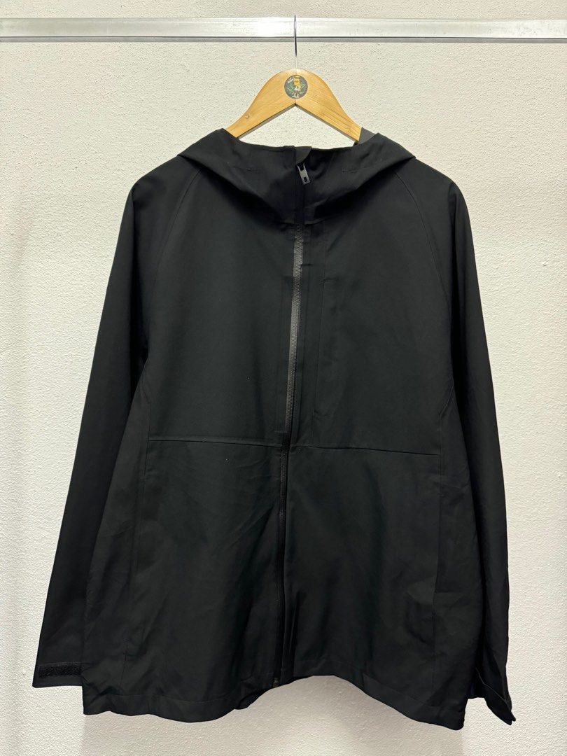 Uniqlo blocktech jacket, Men's Fashion, Coats, Jackets and Outerwear on ...