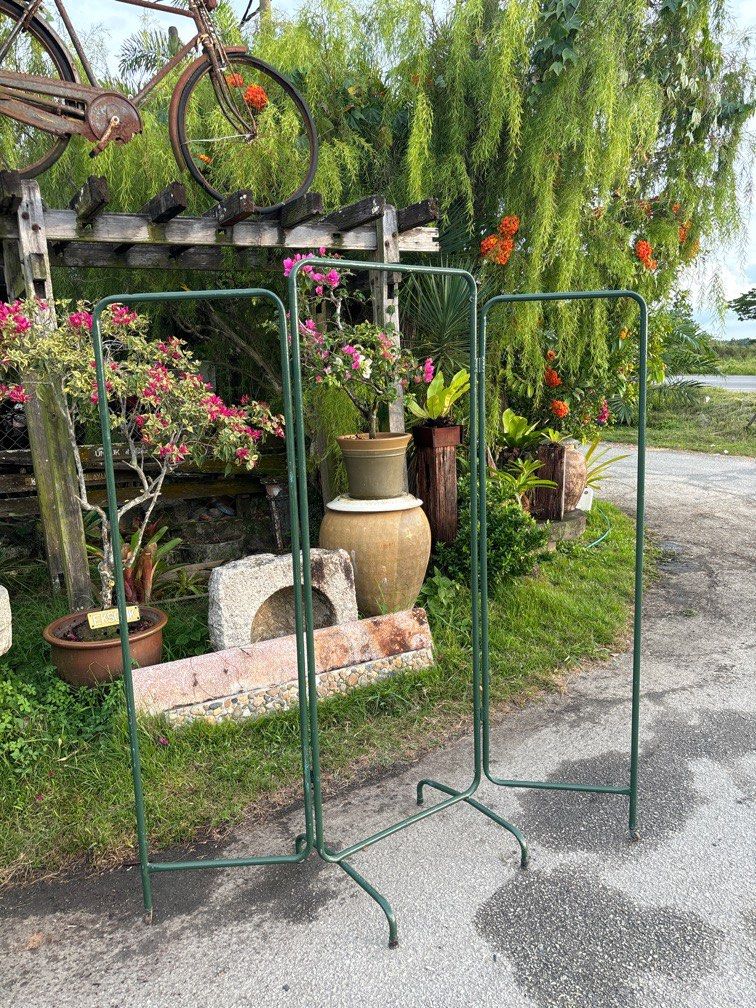 Bidai kain lipat frame besi, Furniture & Home Living, Home Decor ...