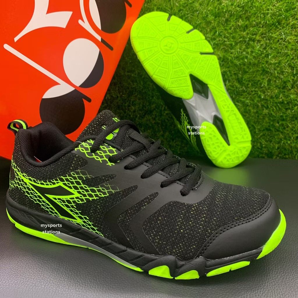 Diadora badminton shoes store