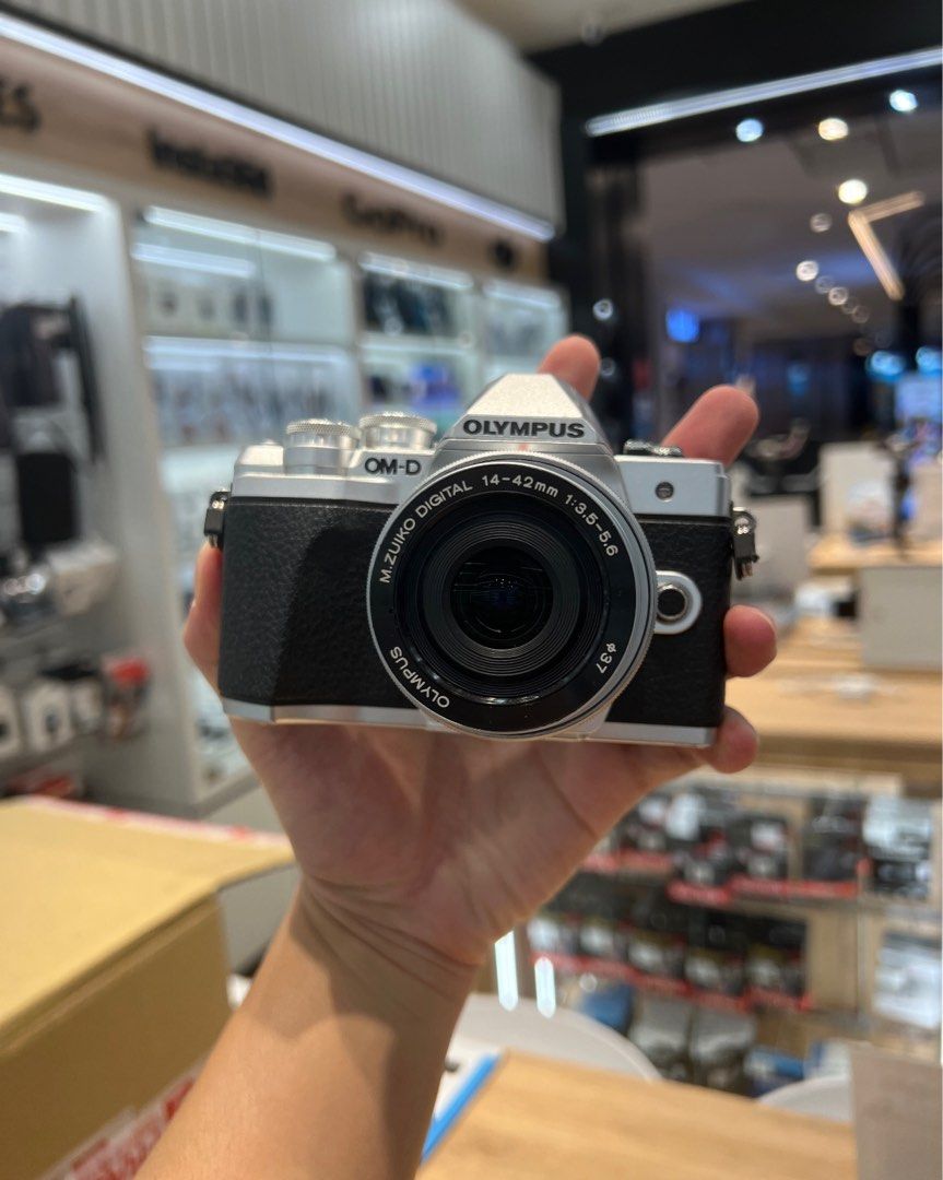 Em10 MKIII + 45mm f1.8, Photography, Cameras on Carousell