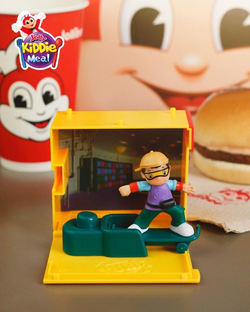 Jollibee Kiddie Meal Fun House set 4pcs (Twirlie Missing), Hobbies ...