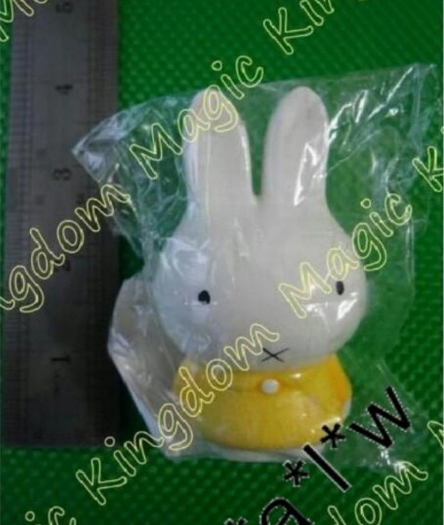 Miffy 交叉兔 米菲兔 4吋高 全身造型 陶瓷 胡椒粉 鹽 調味樽, 傢俬＆家居, 廚具和餐具, 餐具和餐具 - Carousell