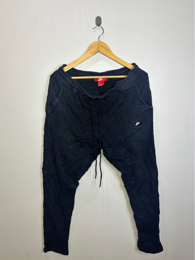 NIKE RED TAG JOGGER, Men's Fashion, Bottoms, Joggers on Carousell