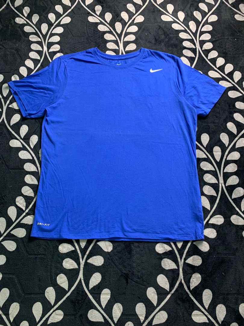 Nike Small Swoosh, Men's Fashion, Tops & Sets, Tshirts & Polo Shirts on ...