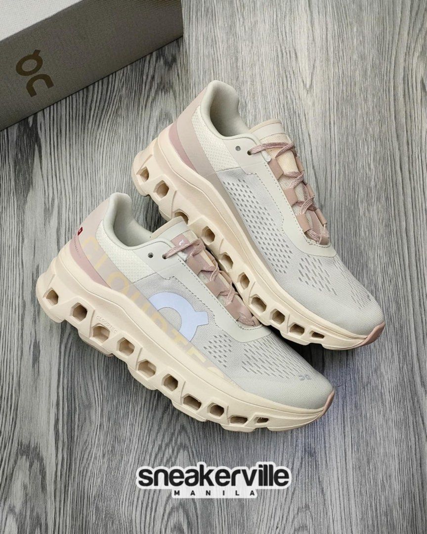 On cloud master mall pull out, Women's Fashion, Footwear, Sneakers on ...