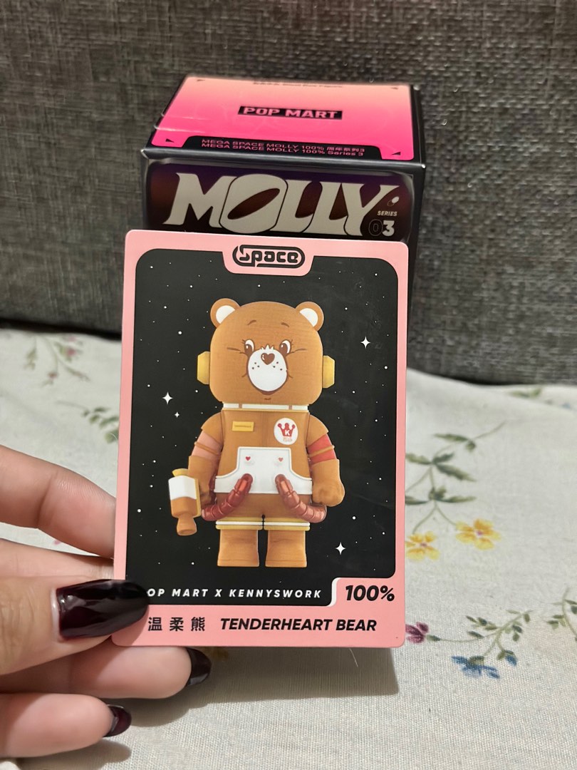 On hand! Space Molly V3 100% (sealed foil and gun), Hobbies & Toys ...