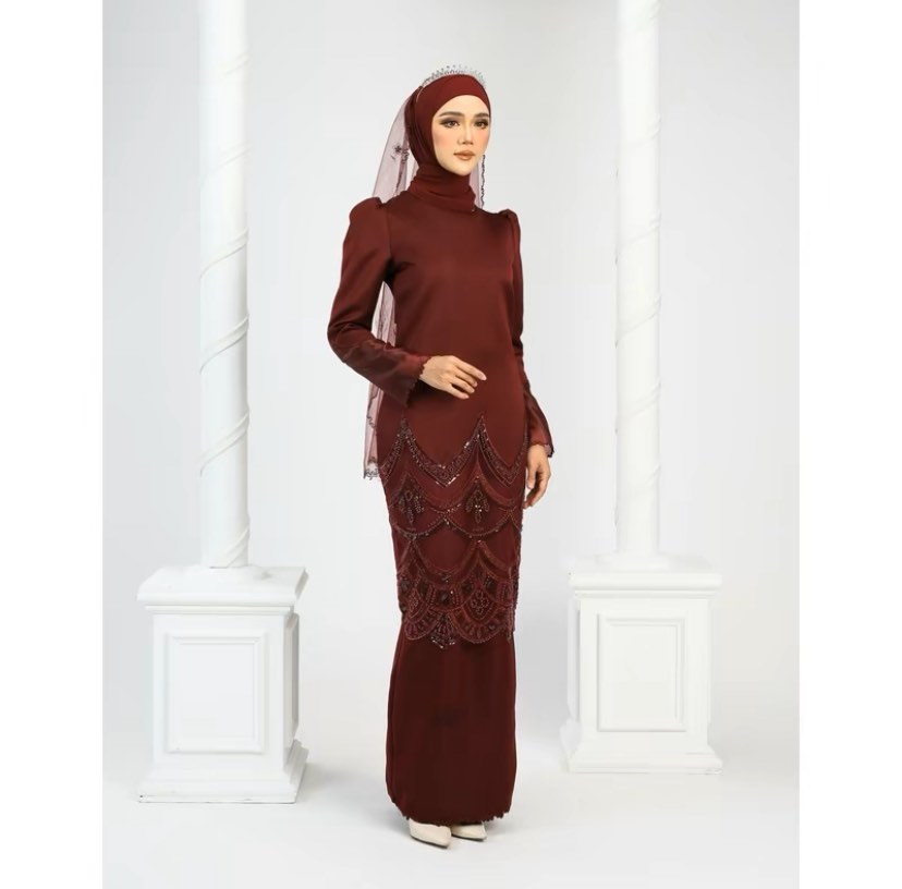 Ratna Kurung Burgundy HijabistaHub, Women's Fashion, Muslimah Fashion ...