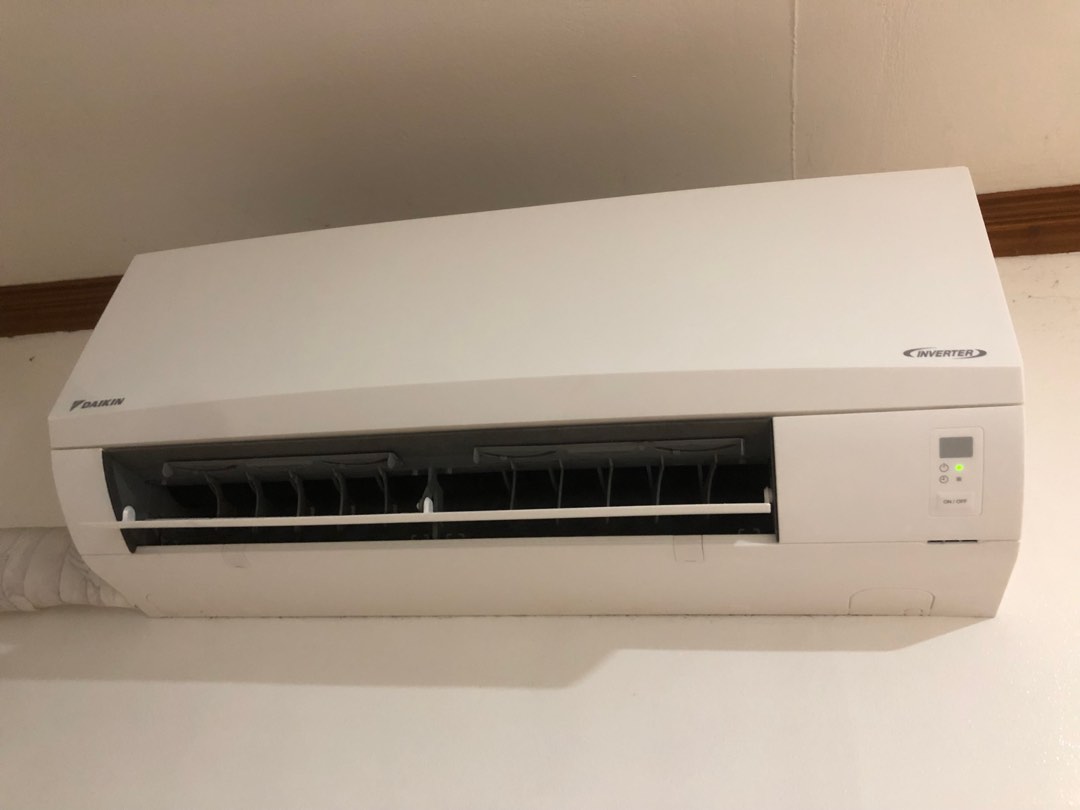 [RUSH] Daikin Split-Type Aircon 0.8HP, TV & Home Appliances, Air Conditioning and Heating on ...