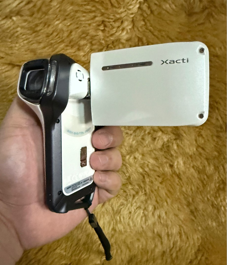 Sanyo Xacti VPC-CA65 Rare Digital Camera, Photography, Cameras on Carousell