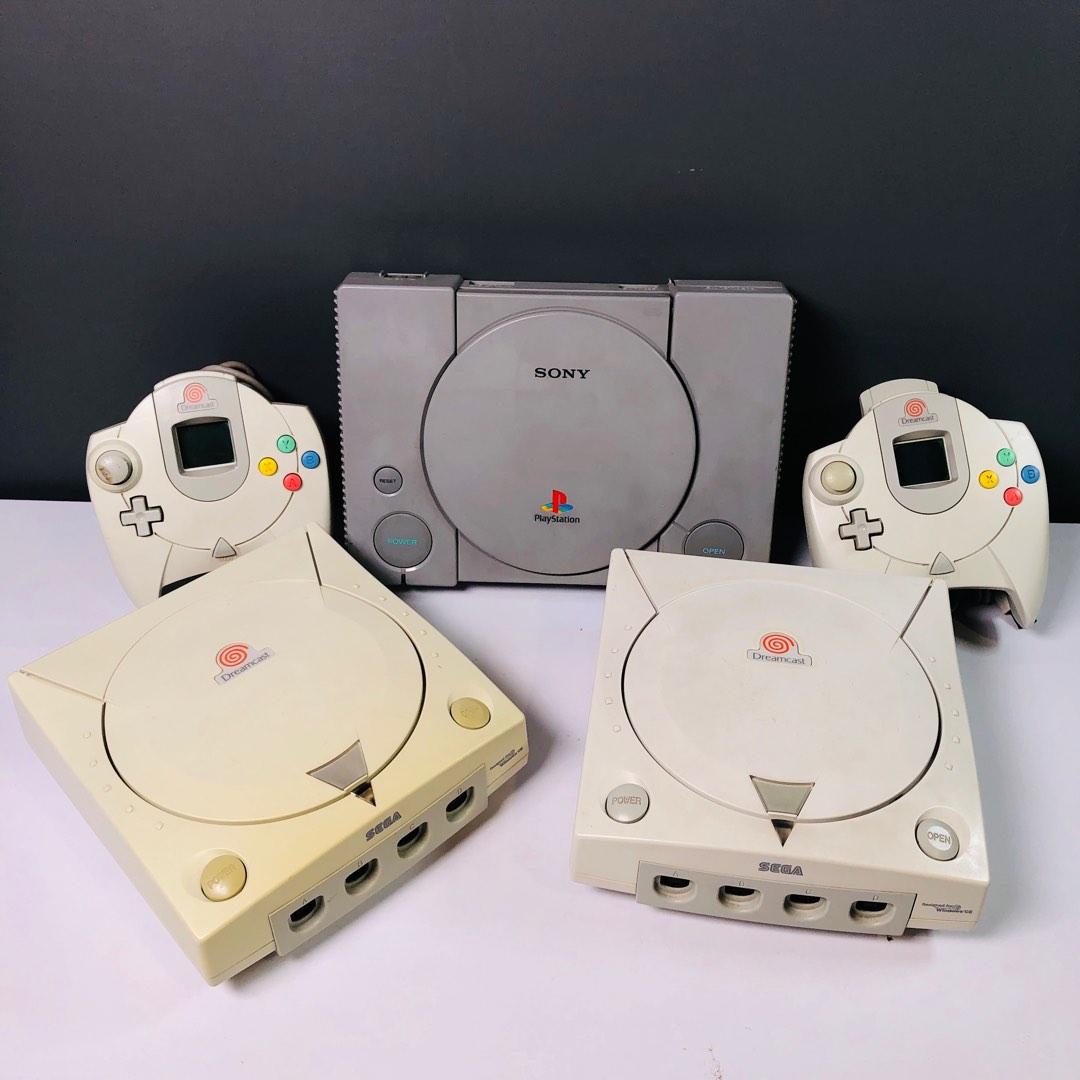 SEGA Dreamcast & Sony Playstation | Rare Retro Consol Collectibles ...