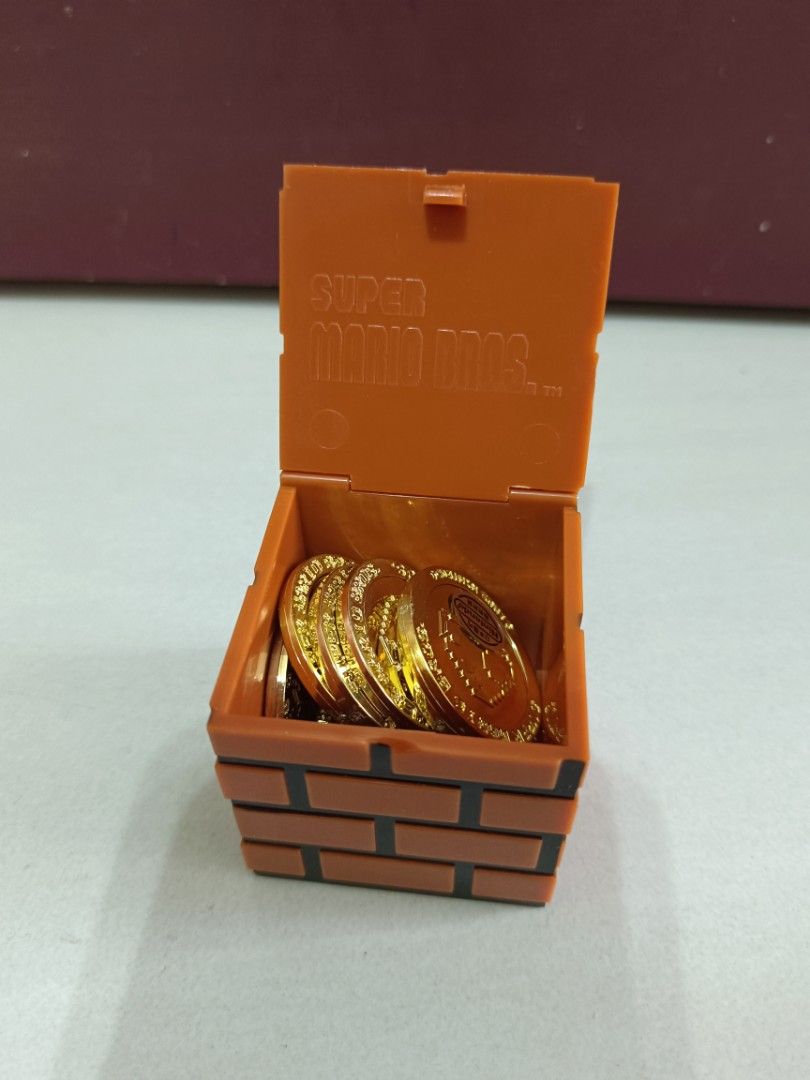 Super Mario Bros Plastic Gold Coins Pieces with bricks coin bank blocks ...