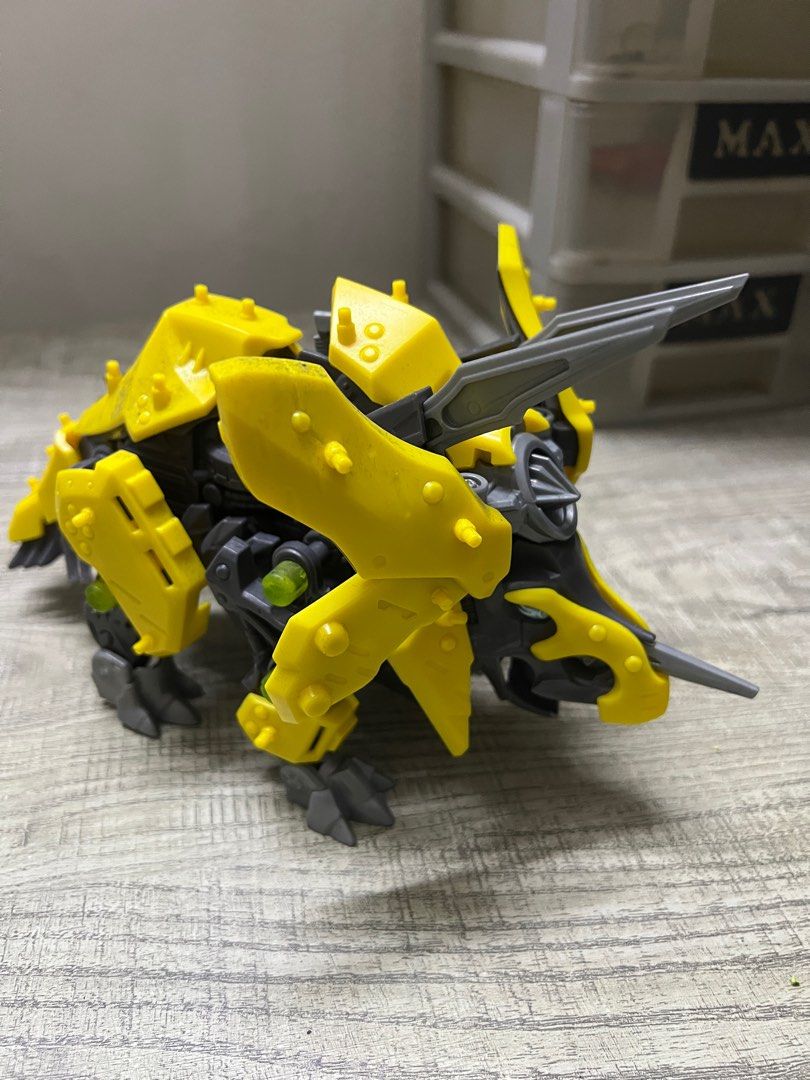 Zoids Wild ZW11 Triceradogos, Hobbies & Toys, Toys & Games on Carousell