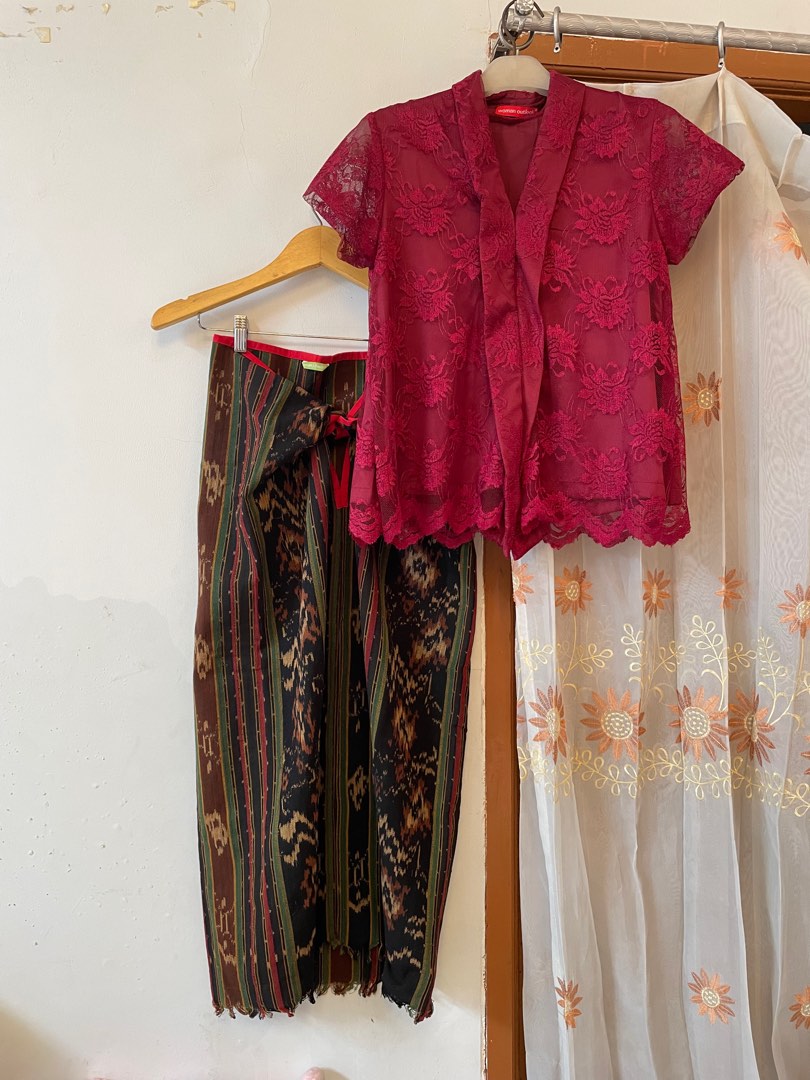 Atasan Batik Renda Brokat Brukat Tenun Woman Outlook, Fesyen Wanita ...