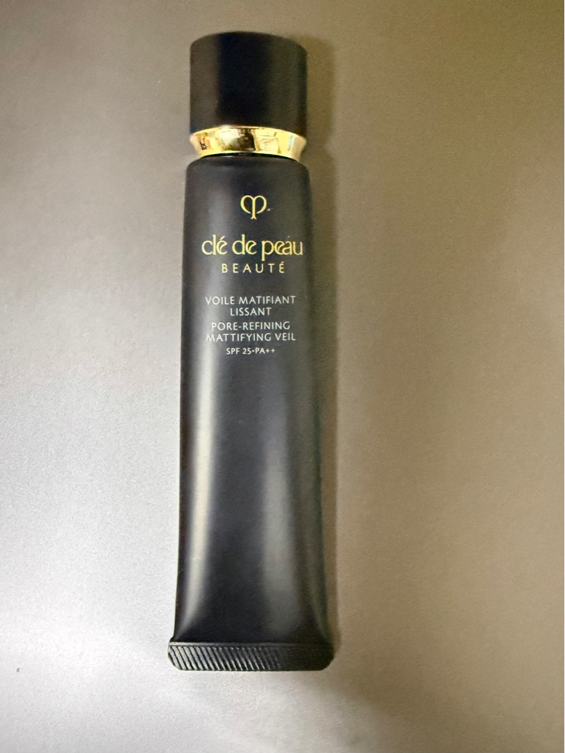 Cle de peau Pore refining mattifying veil, Beauty & Personal Care, Face, Makeup on Carousell