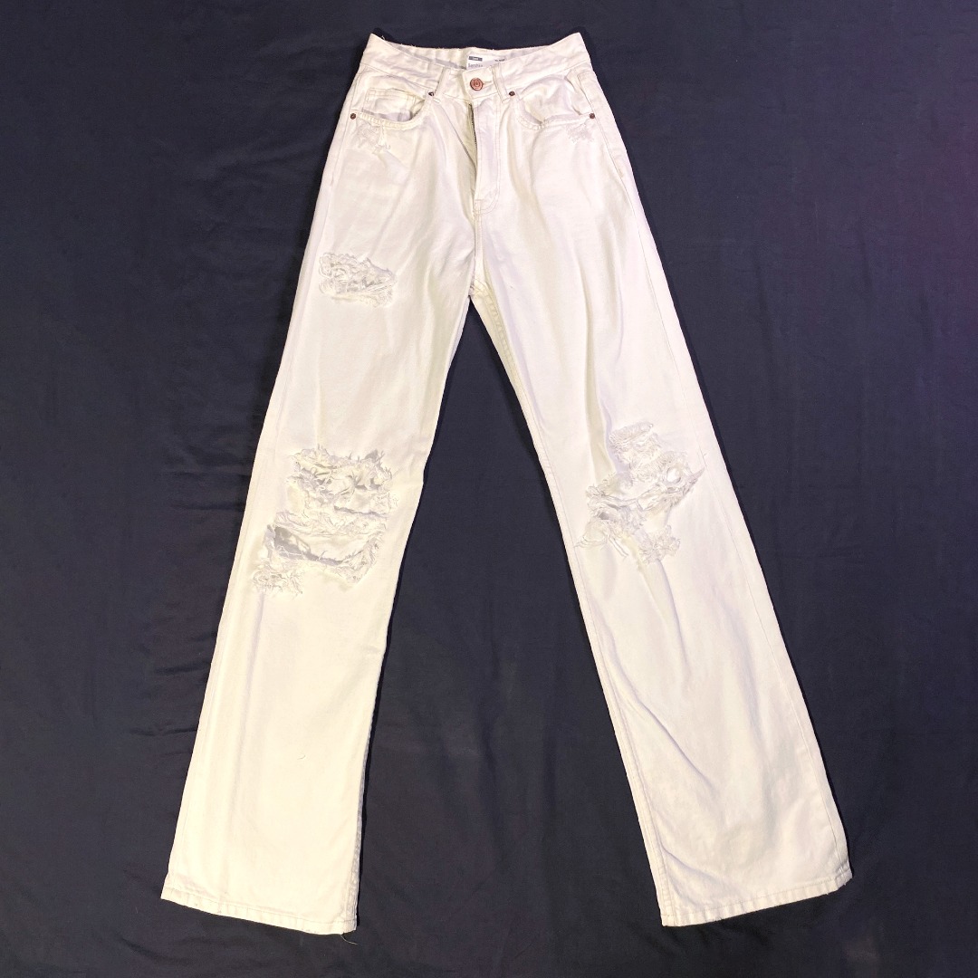 Distressed Acubi Baggy Boyfriend fit White Jeans, Women's Fashion ...