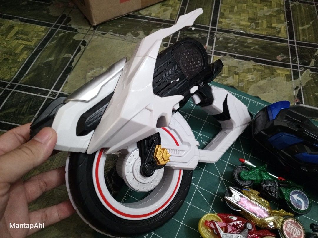 Dx Kamen Rider Mach Driver SET with Zenrin Shooter, Hobbies & Toys, Toys & Games on Carousell