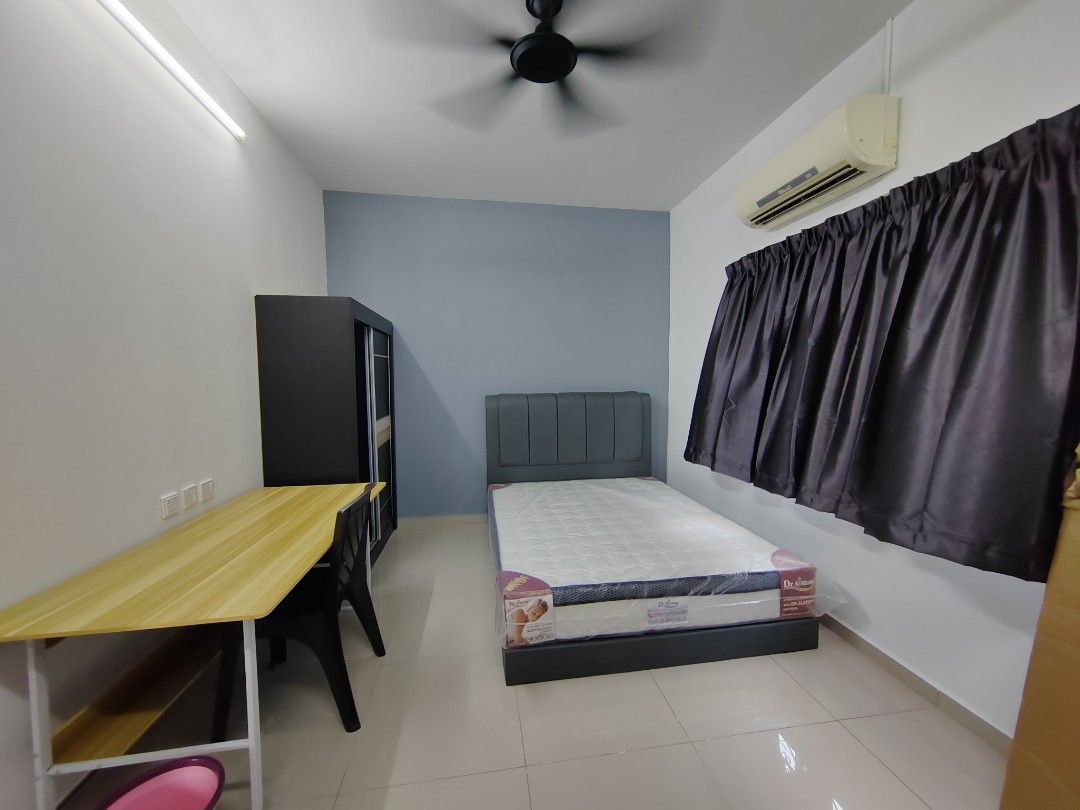 FEMALE Middle ROOM for Rent @ Southern park klang, Looking For on Carousell
