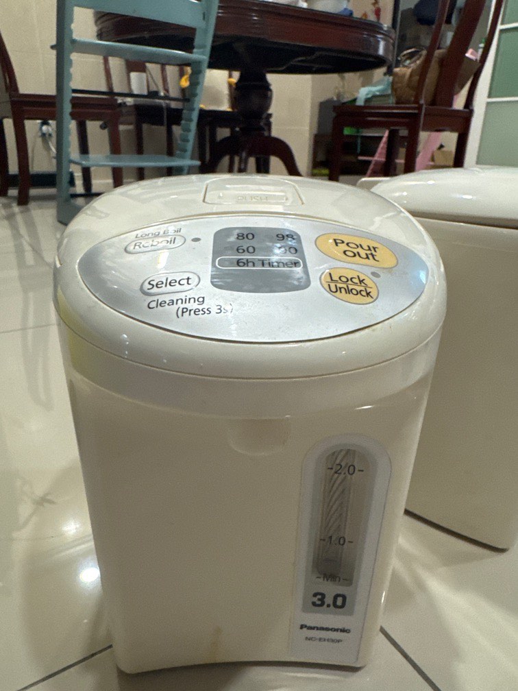 Panasonic Hot water flask plug on, TV & Home Appliances, Kitchen ...