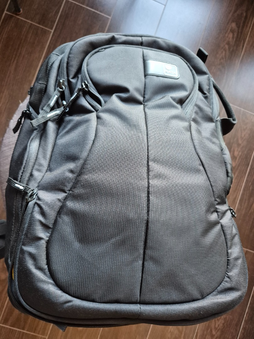 Kata camera bag Kata 相機袋 + 百諾單反照相機三腳架，九成新, 攝影器材, 攝影配件, 相機袋 - Carousell