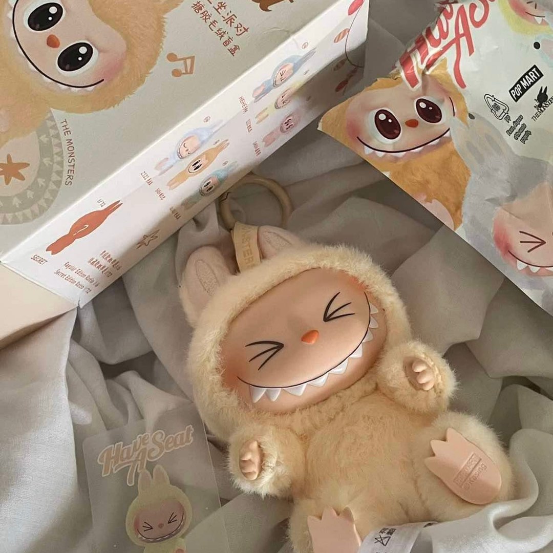 Labubu Sisi V2, Hobbies & Toys, Toys & Games on Carousell