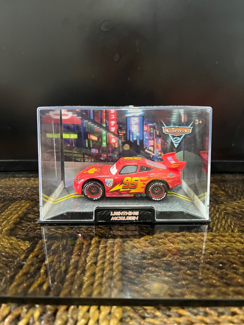 LIGHTNING MCQUEEN Cars 2, Hobbies & Toys, Memorabilia & Collectibles ...