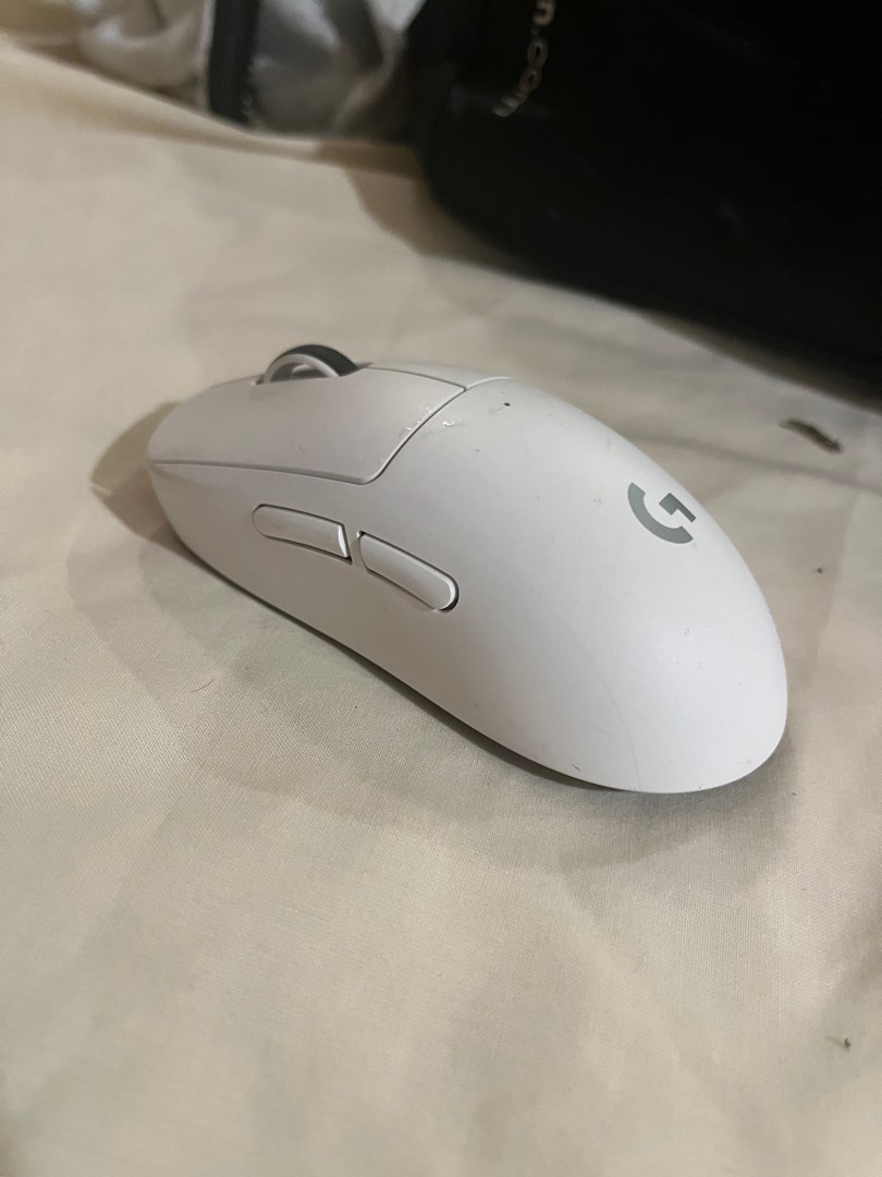 Logitech Super light wireless mouse, Computers & Tech, Parts ...