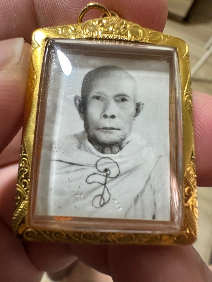 Luang phor liew roop tai 2534 Made less then 10 only, Hobbies & Toys ...