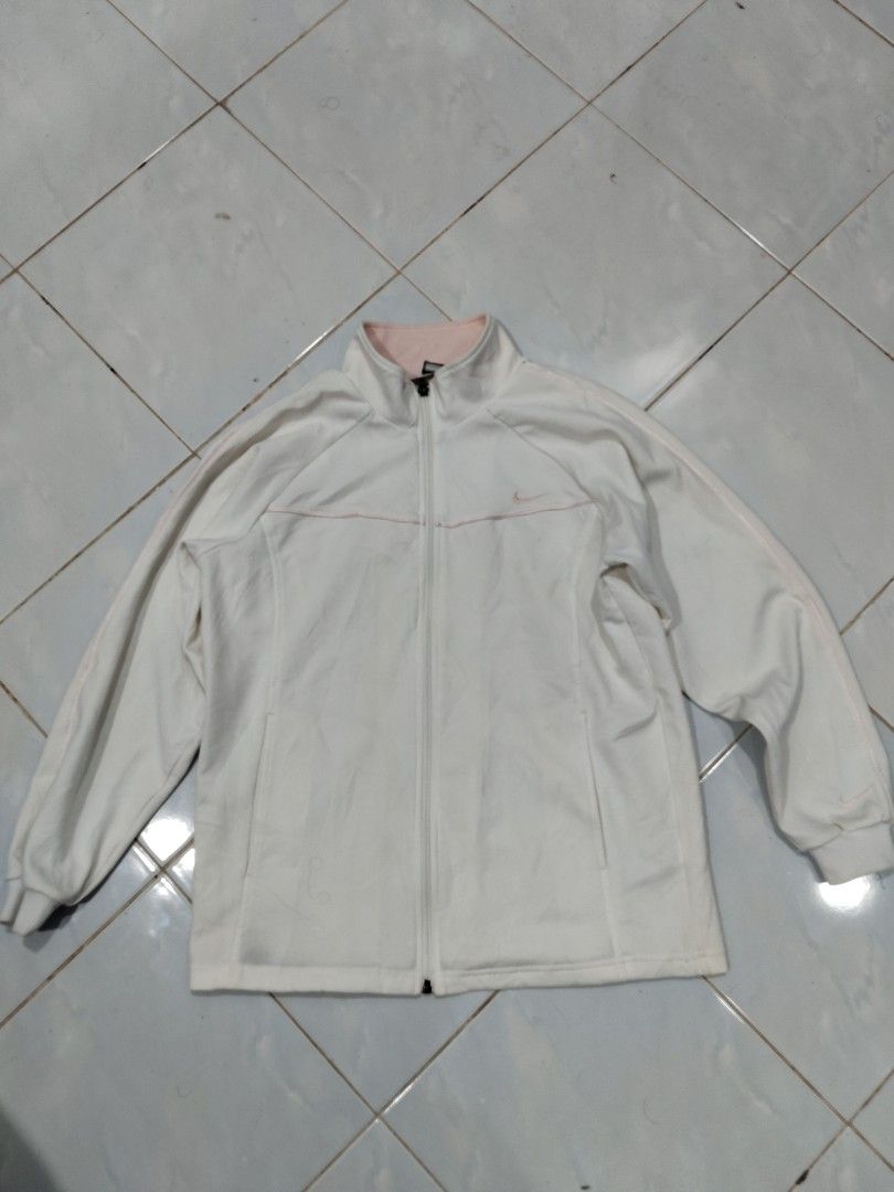 Nike Track top white, Men's Fashion, Activewear on Carousell