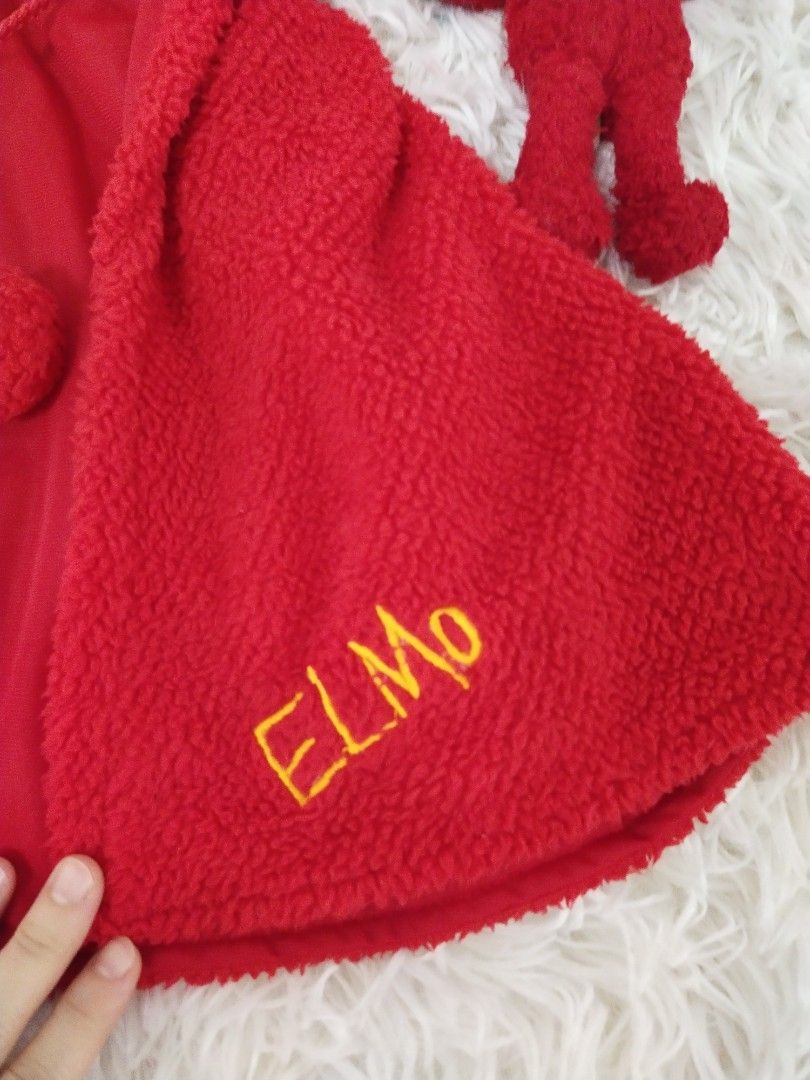 Sesame Street Elmo Cape and Toy, Babies & Kids, Babies & Kids Fashion ...