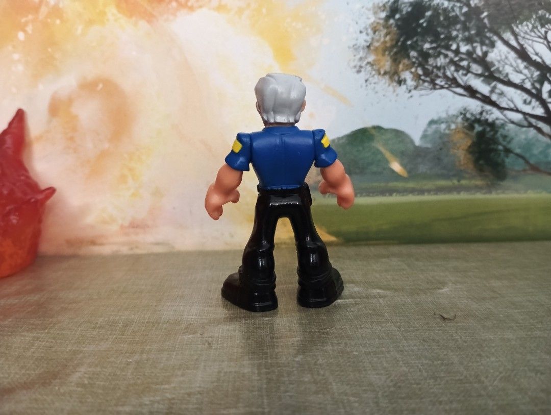 Transformers Playskool Heroes Rescue Bots Chief Charlie Burns Figure ...