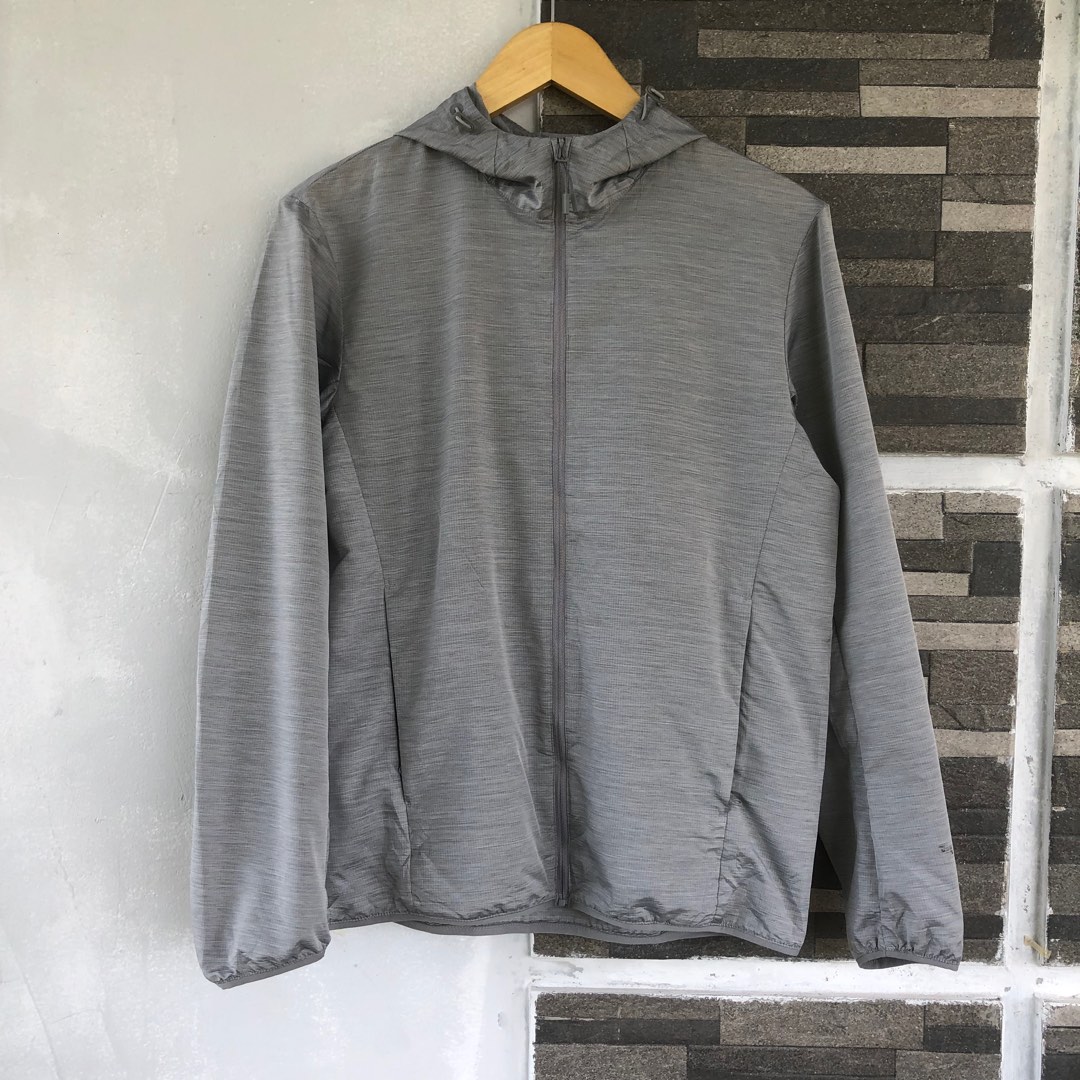 Uniqlo Running Jacket, Fesyen Wanita, Pakaian Wanita, Baju Luaran di ...