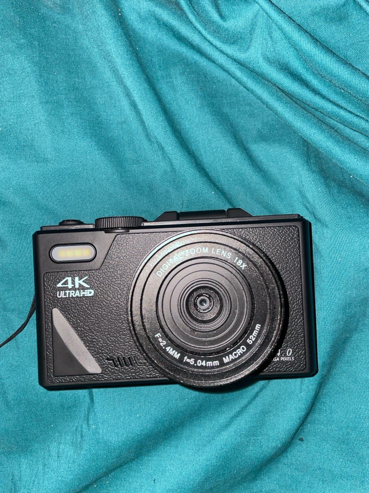 Vetek 8 flip camera, Photography, Cameras on Carousell