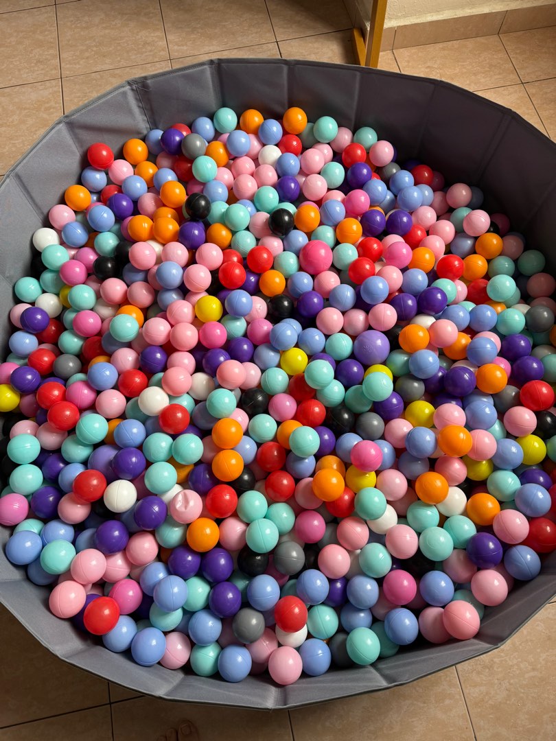 Ball pool, Hobbies & Toys, Toys & Games on Carousell