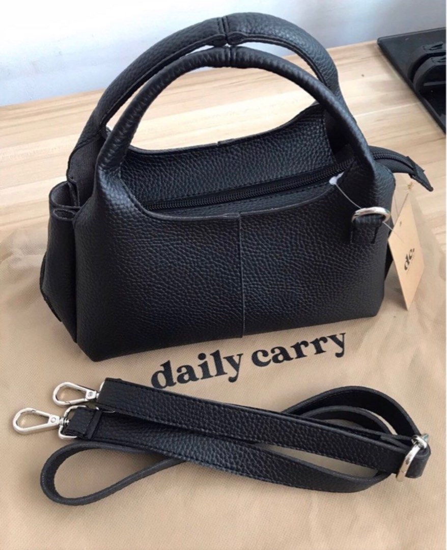 daily carry mini clarence, Luxury, Bags & Wallets on Carousell