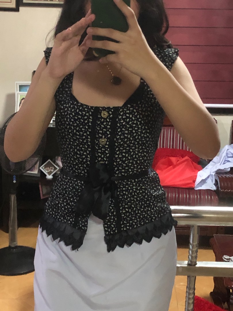 dark coquette top with ribbon and buttons. (self tie, fatal frame, lace ...